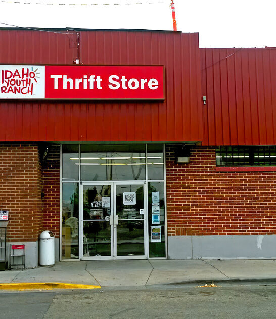 gigantic idaho bargain store ftr