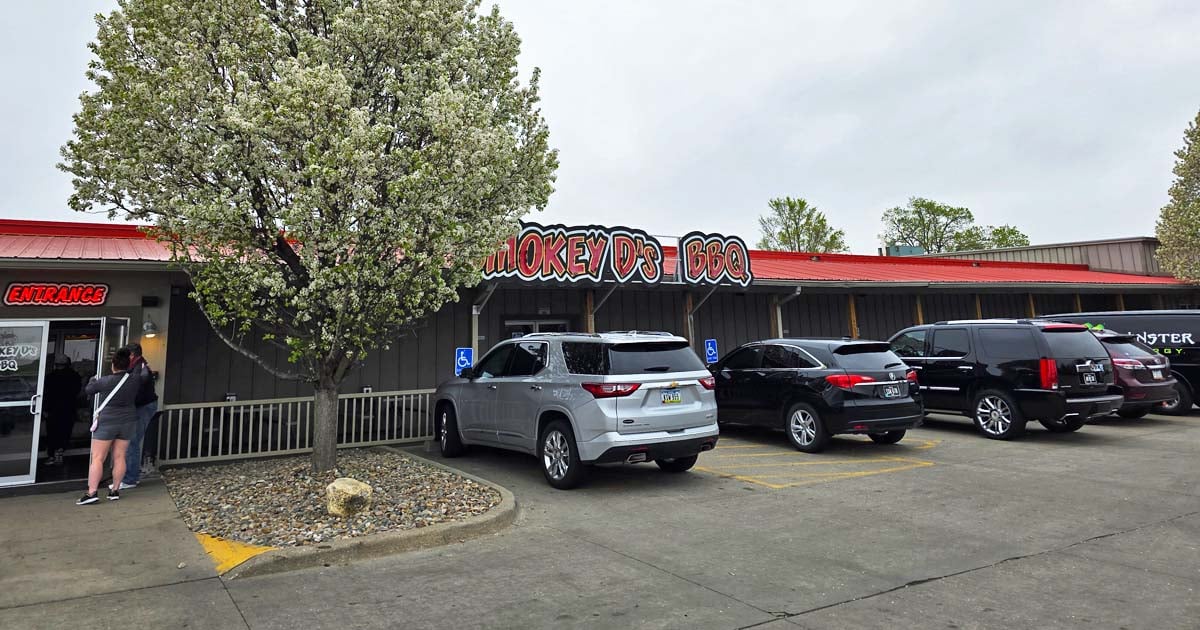 The BBQ Ribs At This Iowa Restaurant Are So Good, You'll Drive Miles ...
