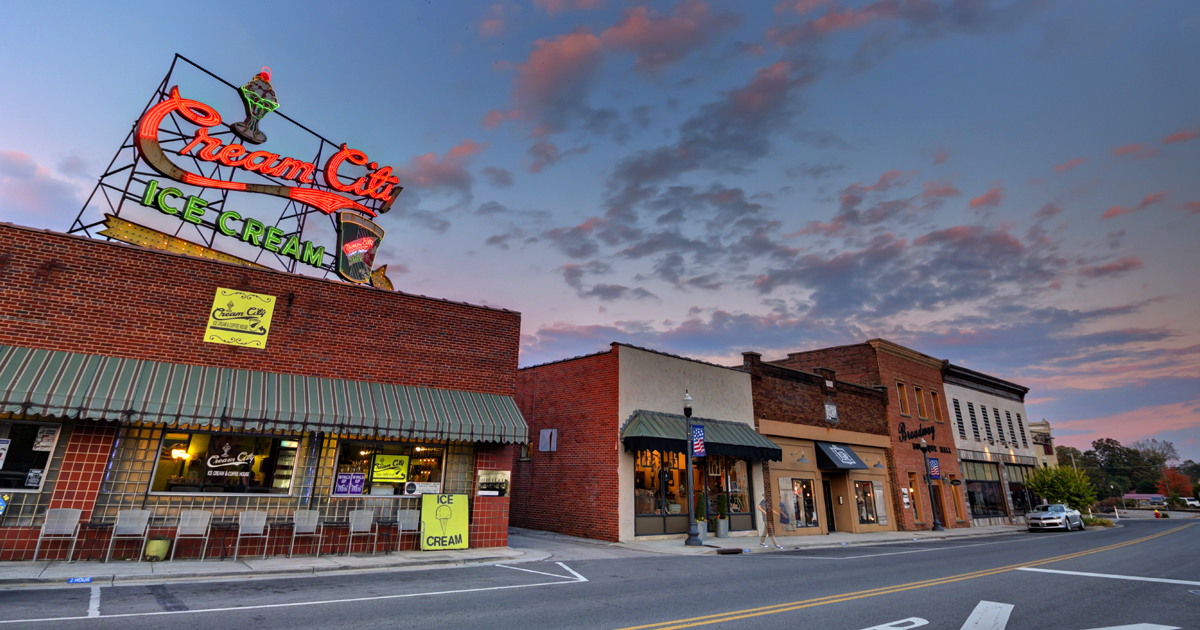 This Gorgeous Small Town In Tennessee Proves You Don’t Need A Big ...