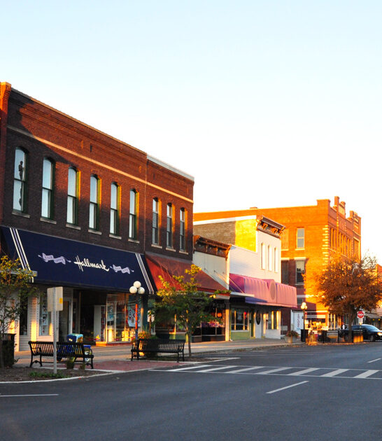 illinois postcard worthy town ftr