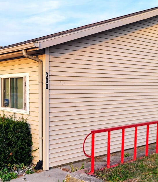 People Drive From All Over Indiana To Eat At This Legendary Burger Joint