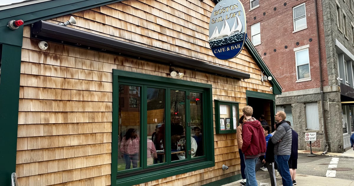 Massachusetts Locals Are Traveling Far And Wide To Dine At These 10 ...