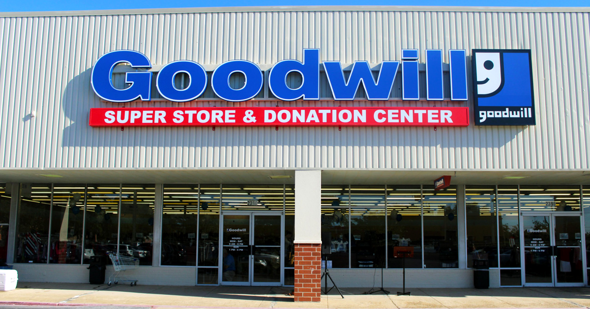 People Drive From All Over Mississippi To Shop At This Enormous ...