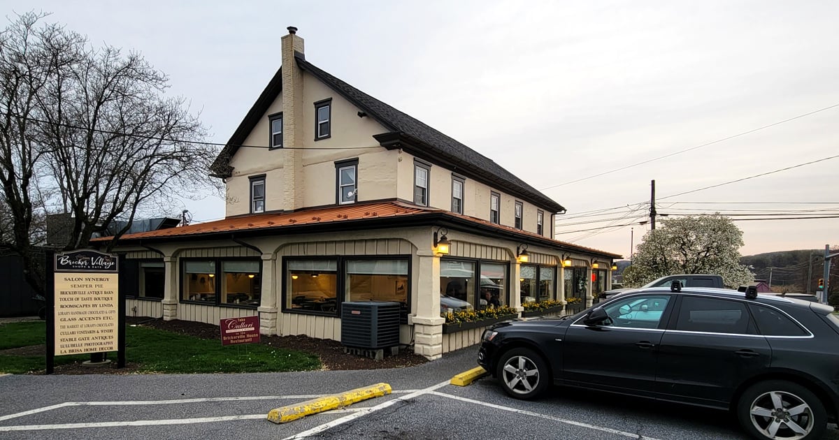 Pennsylvania Locals Are Lining Up Early At This Charming Restaurant For ...