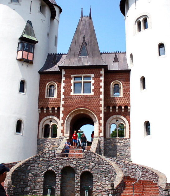 people drive tennessee castle ftr