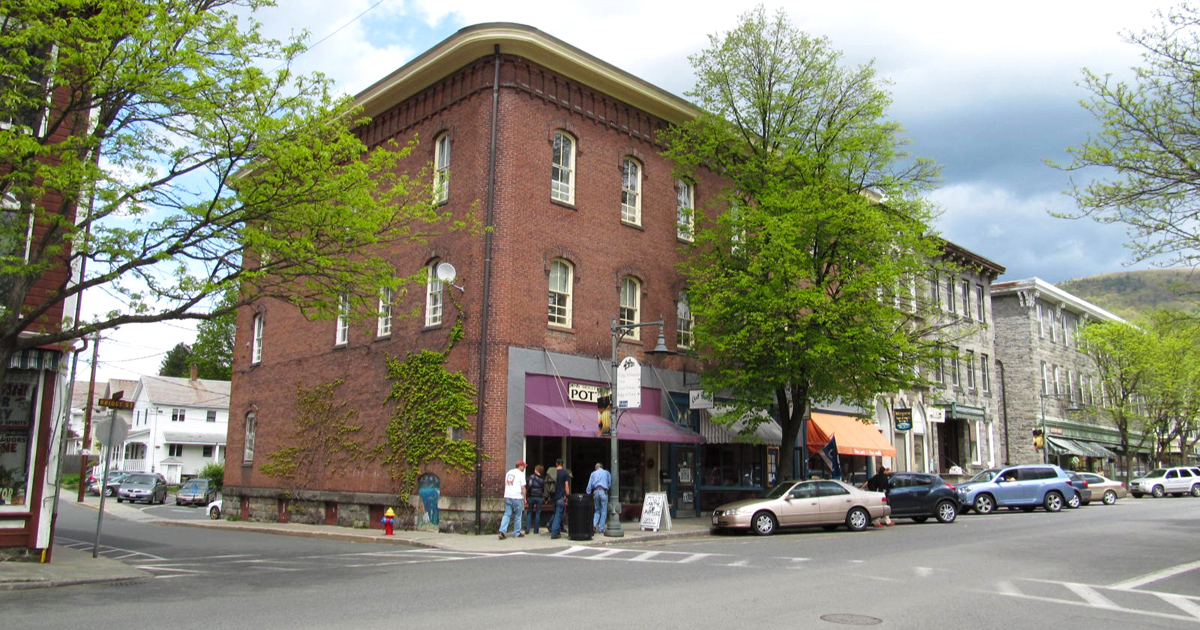 This Quiet Town In Massachusetts Is Perfect For Slowing Down And ...