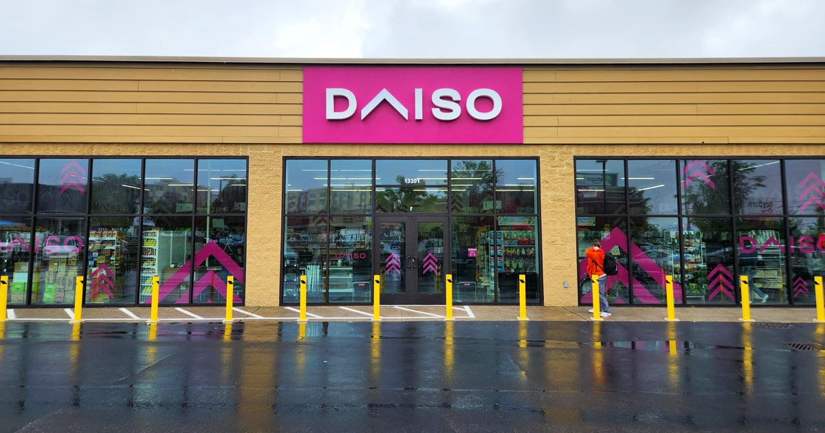 People Drive From All Over Washington To Shop At This Enormous Discount ...