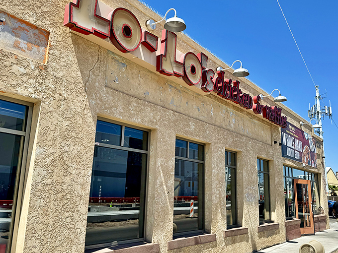 Lo-Lo's exterior stands like a soul food beacon in the desert, promising culinary salvation to hungry Phoenix residents seeking comfort.