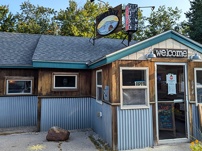 This unassuming wooden shack proves once again that culinary greatness rarely comes in fancy packages. Your morning adventure begins here.