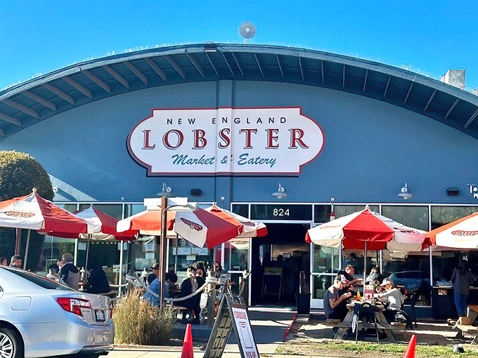 East Coast charm meets West Coast sunshine at this blue-hued seafood haven, where red umbrellas invite you to dive into lobster bliss just minutes from SFO.