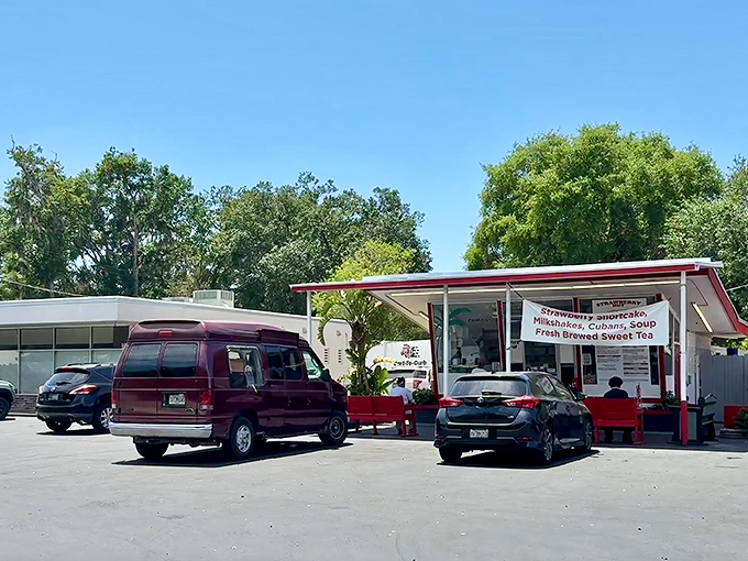 The unassuming exterior of Strawberry Hut proves once again that culinary treasures often hide in plain sight. Red and white charm awaits!