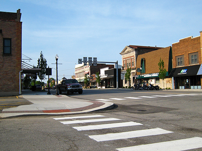 Tree-lined streets and small-town charm define Nappanee, where time seems to slow down just enough to savor every bite.