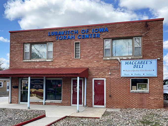 The unassuming brick exterior of Maccabee's Kosher Deli houses culinary treasures that would make any New Yorker feel right at home in the heart of Des Moines.