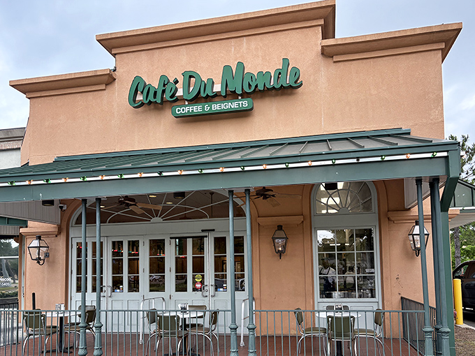 The iconic green-and-white awning beckons like a sugary lighthouse on the Northshore. Cafe Du Monde's Covington outpost delivers all the powdery magic without the French Quarter parking drama.