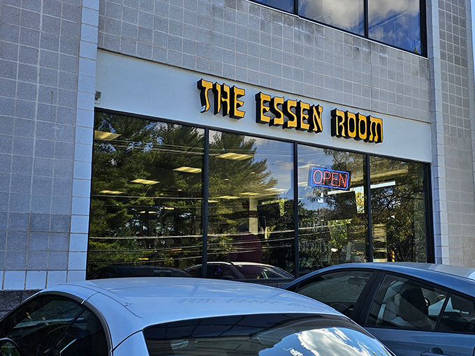 The gleaming fa&ccedil;ade of The Essen Room beckons like a lighthouse for the hungry, promising Jewish deli treasures within its unassuming shopping center home.
