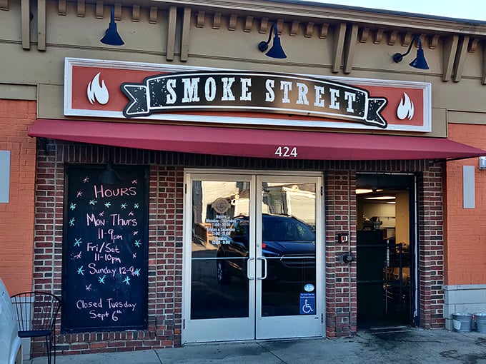 Smoke Street's brick fa&ccedil;ade and colorful umbrellas beckon like a barbecue siren song in downtown Milford. Small-town charm, big-time flavor.