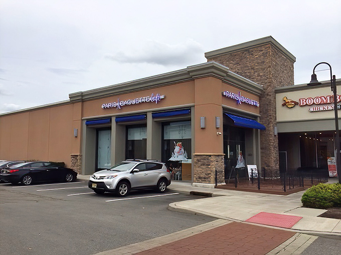 The Edison outpost of Paris Baguette beckons with its distinctive blue awnings and stone facade &ndash; like a modern French caf&eacute; that somehow landed in a New Jersey strip mall.