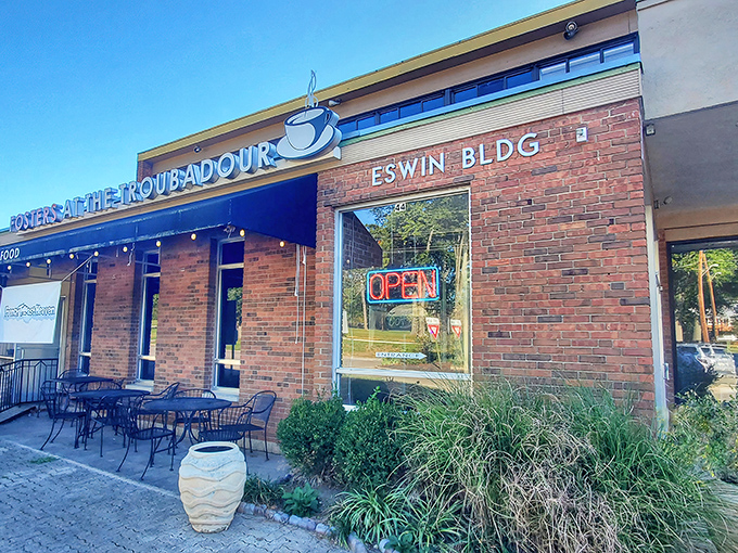 The unassuming brick exterior of French Toast Heaven in Cincinnati's Eswin Building hides culinary treasures that make breakfast dreams come true.