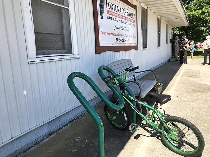 The unassuming exterior of Fortunata's might not scream "food paradise," but that green bicycle knows what's up&mdash;it pedaled here for the good stuff.