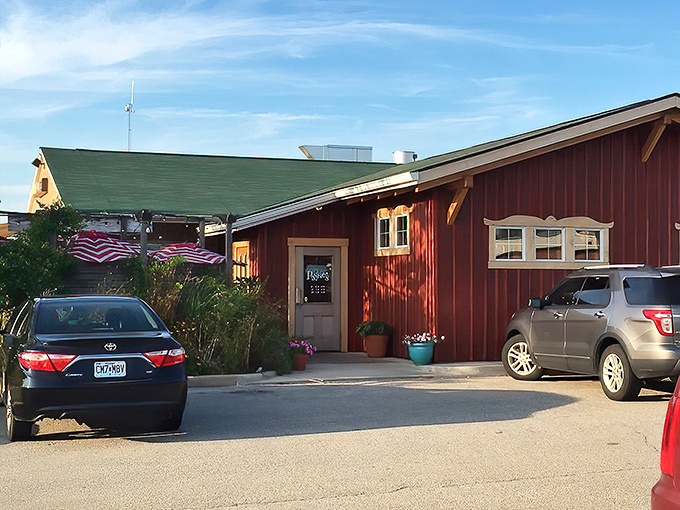 The unassuming exterior of Payne's hides a culinary wonderland within. Like finding Shakespeare in sweatpants—don't judge this British gem by its cover.