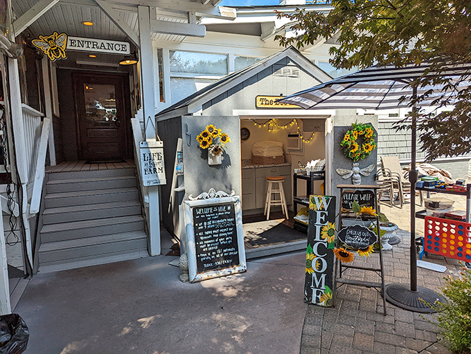 The aptly named "Bee Keeper" welcome station sets the tone perfectly &ndash; sunflowers, rustic charm, and a bee motif that isn't just cute, it's downright irresistible.