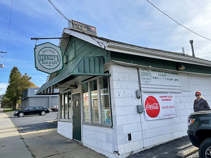 The unassuming exterior of Kennedy's Bar-B-Que in Canton hides a smoky paradise that's been drawing barbecue pilgrims for generations.