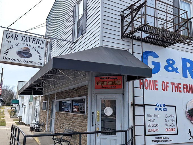 The unassuming white clapboard exterior of G & R Tavern stands like a culinary lighthouse in tiny Waldo, beckoning bologna pilgrims from miles around.