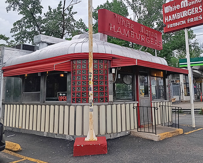 The UFO of burger joints has landed in Hackensack! White Manna's iconic circular design with glass blocks glows like a beacon for hungry travelers.