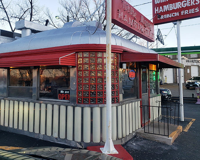 The UFO of burger joints has landed in Hackensack! White Manna's iconic circular design with glass blocks glows like a beacon for hungry travelers.