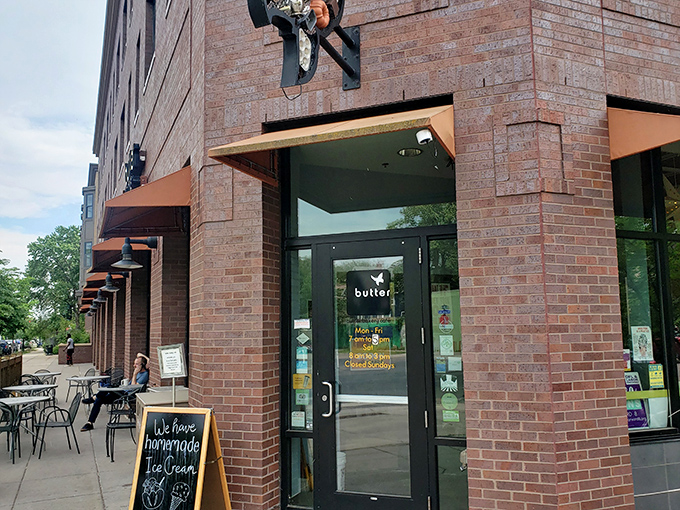The unassuming brick exterior of Butter Bakery Cafe hides culinary treasures within, like finding a secret passage to comfort food nirvana.