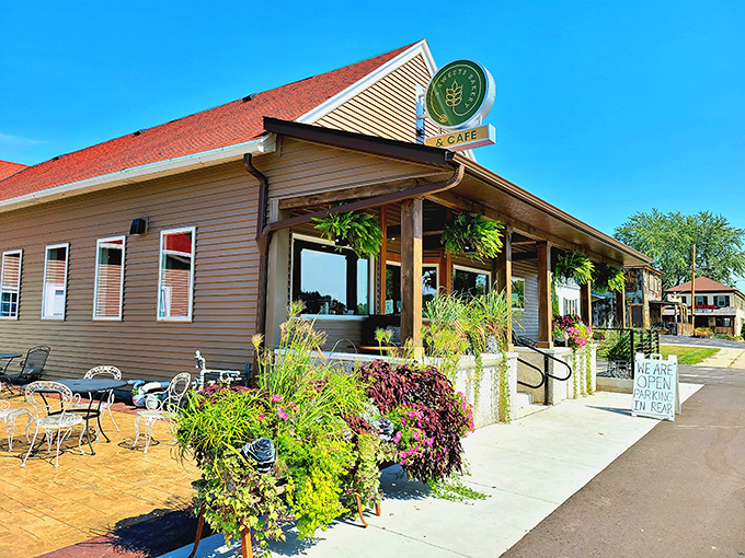 Small-town charm with big-time flavor potential. The welcoming porch and hanging plants at 3 Sweets practically whisper, "Come in, we've got cheesecake."