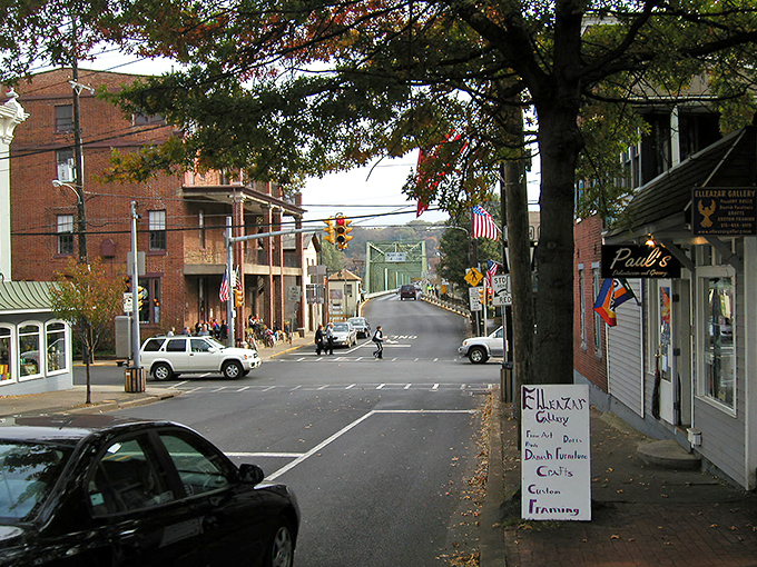 Main Street magic unfolds in New Hope, where historic buildings and modern boutiques create the perfect small-town symphony. Norman Rockwell would've needed extra canvas.