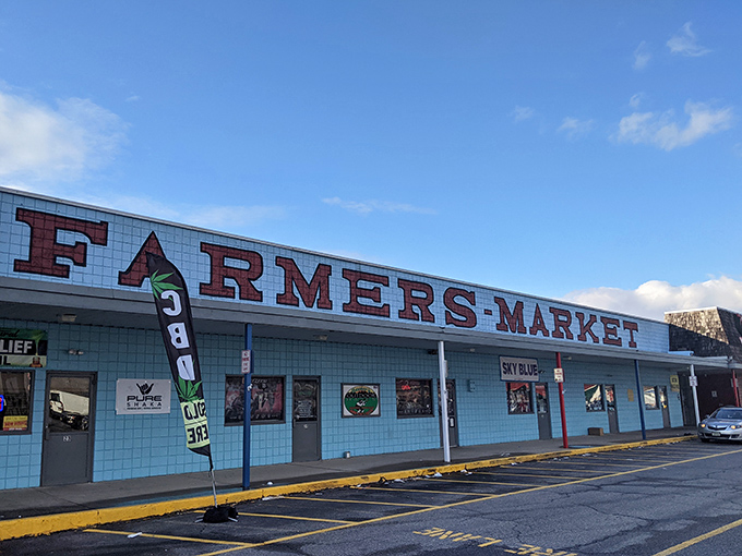 The unassuming exterior of bargain-hunting paradise. Like finding a secret door to Narnia, but instead of talking lions, you'll discover talking vendors.