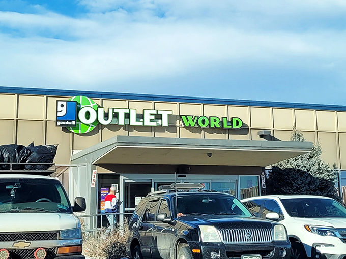 The unassuming exterior of treasure-hunting paradise. Like a Vegas casino, what happens inside these walls stays in your cart&mdash;for pennies!