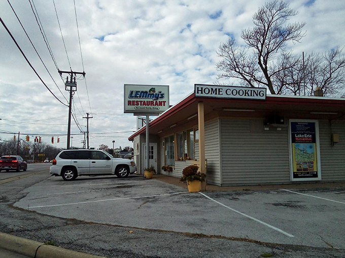 The unassuming exterior of LEMmy's Eatery proves once again that culinary treasures often hide behind modest facades. Breakfast bliss awaits inside!