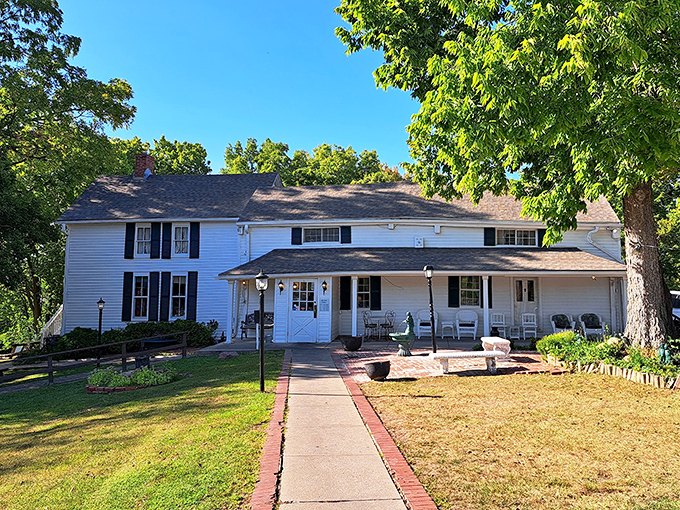 The white farmhouse on the hill doesn't scream "culinary landmark," but that's part of its charm. Good food doesn't need neon signs.