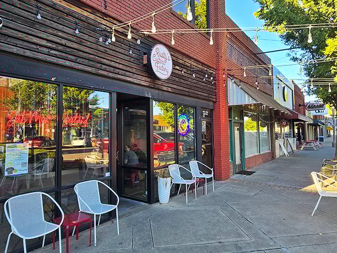 The brick fa&ccedil;ade of The Custard Factory beckons like a sweet siren song, promising frozen bliss on Campus Corner. Those white chairs? Reserved for people with very good life decisions.