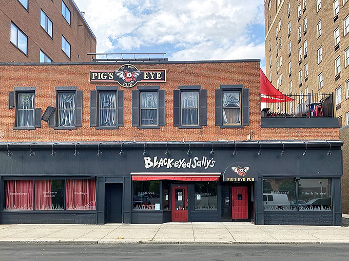 The brick facade of Black-Eyed Sally's stands like a Southern embassy on Hartford's Asylum Street, promising comfort food diplomacy inside. 