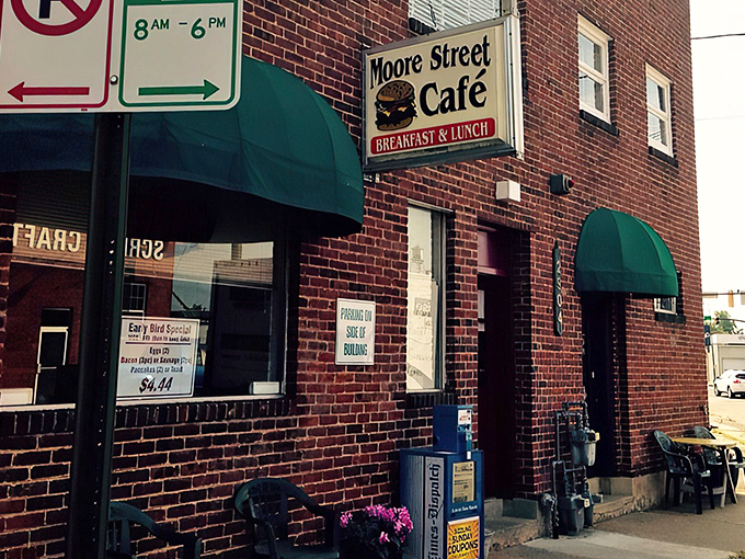 The unassuming brick exterior of Moore Street Cafe hides Richmond's breakfast paradise. That turquoise awning might as well be a superhero cape.