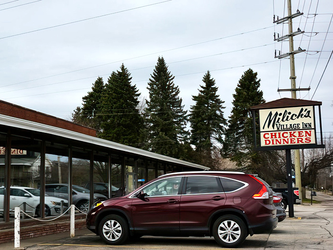The unassuming exterior of Milich's Village Inn Chicken stands as a beacon to fried chicken aficionados, promising delicious simplicity rather than flashy gimmicks.