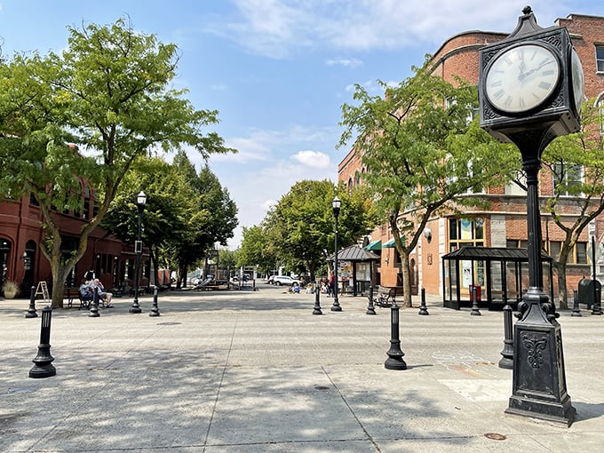 Main Street in Moscow isn't trying to be charming &ndash; it just can't help itself. Those historic buildings and wide sidewalks practically invite you to slow down and stay awhile.