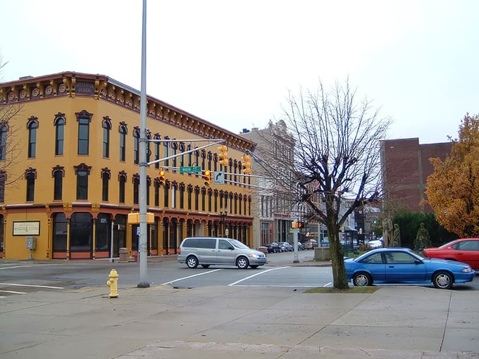 Walnut Street welcomes you with its small-town charm and big-city aspirations. The perfect blend of Midwestern practicality and unexpected character.