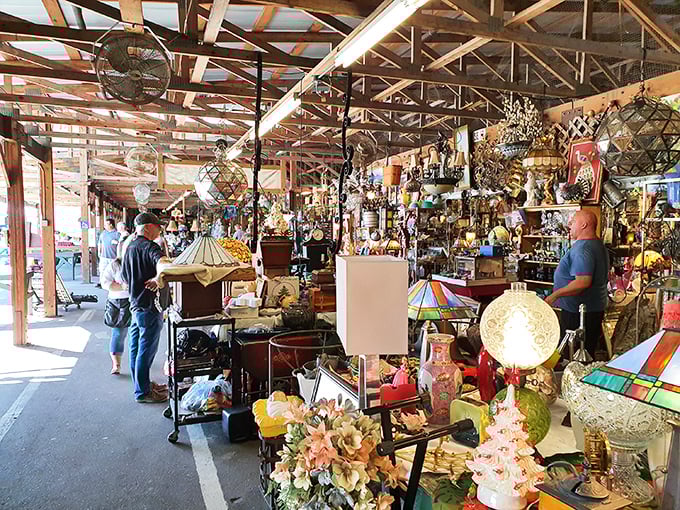 Fleamasters resembles a small city dedicated to the art of the deal&mdash;400,000 square feet of bargain-hunting paradise waiting to be explored.