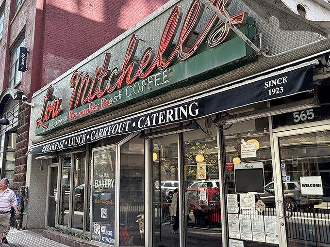The iconic neon sign of Lou Mitchell's has been welcoming hungry Chicagoans since Route 66 was America's main thoroughfare. Classic Americana at its finest. 