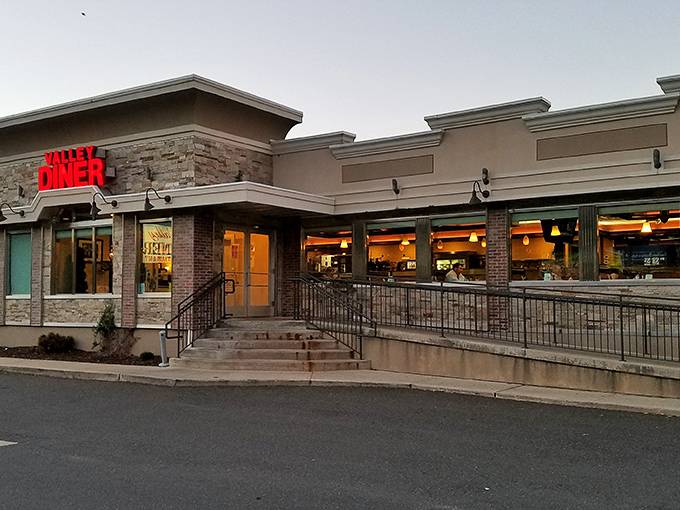 Valley Diner stands proudly on New Haven Avenue in Derby, its classic exterior promising comfort food treasures within. No fancy gimmicks, just honest-to-goodness diner goodness.