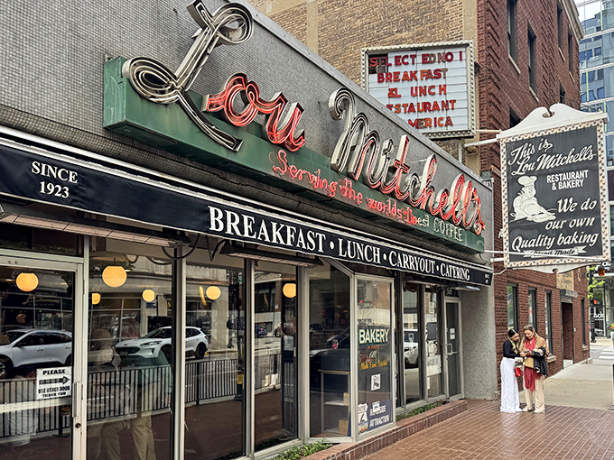 The iconic neon sign of Lou Mitchell's has been welcoming hungry Chicagoans since Route 66 was America's main thoroughfare. Classic Americana at its finest. 