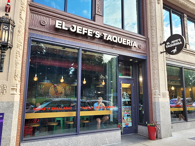 The historic fa&ccedil;ade of El Jefe's Taqueria on Boylston Street beckons hungry passersby with promises of Mexican delights just steps from Boston Common.