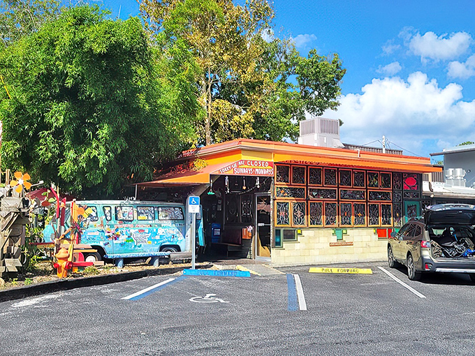 Where art gallery meets pizza joint. Satchel's exterior promises an experience that's anything but ordinary, complete with a painted VW bus that's more Florida than flamingos.
