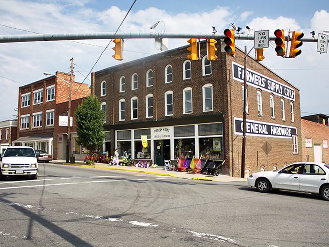 Main Street magic! Floyd's downtown invites you to slow down and savor a pace where "rush hour" means three cars at the only stoplight.