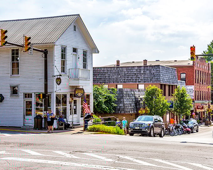 Downtown Nashville greets visitors with its classic small-town charm, where traffic lights seem optional and conversations with strangers are inevitable.